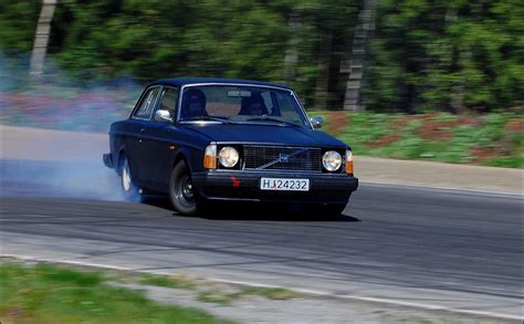 Volvo 240 Drift Build