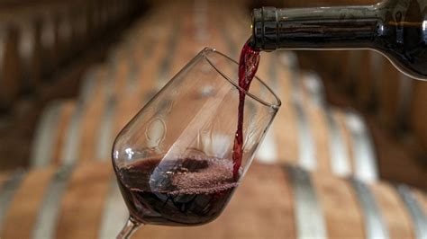 How Much Wine Should Be Poured In A Glass The Perfect Glass Of Whites