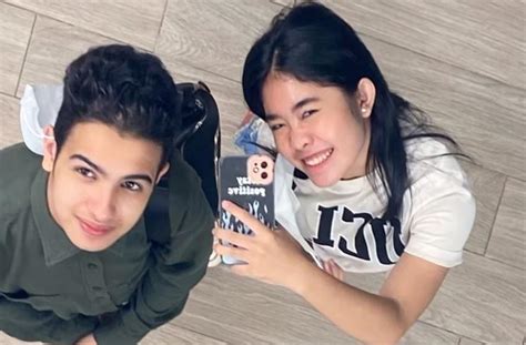 10 Potret Alifa Lubis Dan Pacar Dunia Serasa Milik Berdua