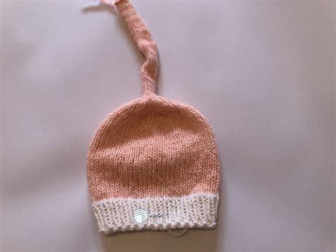 Шапочка для новорожденного спицами — Uzelok