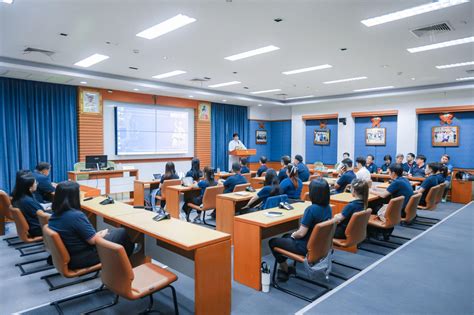 โรงเรียนมงฟอร์ตว สำนักผู้อำนวยการ โรงเรียนมงฟอร์ตวิทยาลัย