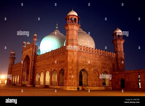 Badshahi Mosque Night