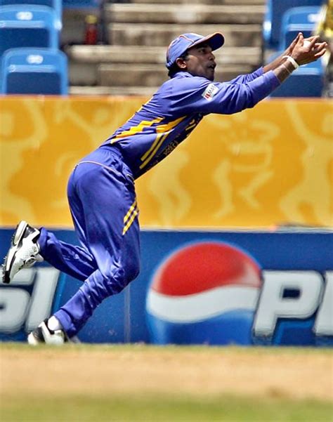 Chamara Silva Lunges To Catch Craig Mcmillans Top Edged Sweep That Bobbed Up