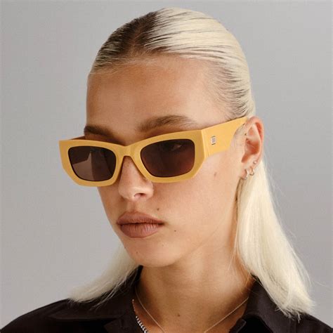 Recarmito Crystal Clear Uni Sex D Frame Sunglasses Le Specs