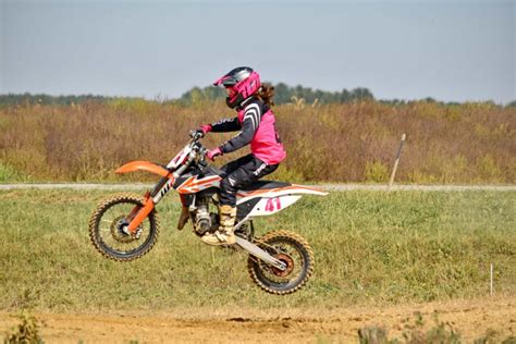 무료 사진 어드벤쳐 위험 흥분 전시회 활기 익 스 트림 소녀 점프 오토바이 모터 사이클