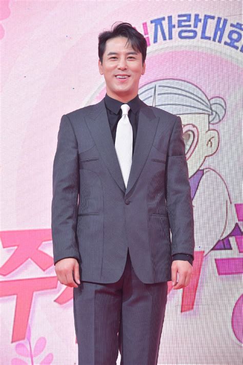 포토 장민호 주접이 풍년 Mc됐어요