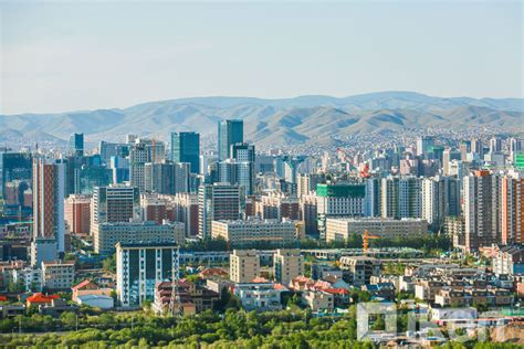 С Энхбаяр “Улаанбаатар Америк“ сургуулийн зүүн талд дүүргийн төсвийн хөрөнгөөр явган хүний зам