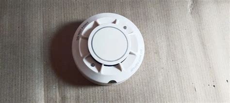 Photoelectric 2 Conventional Smoke Detector Multi Loop System At ₹ 500