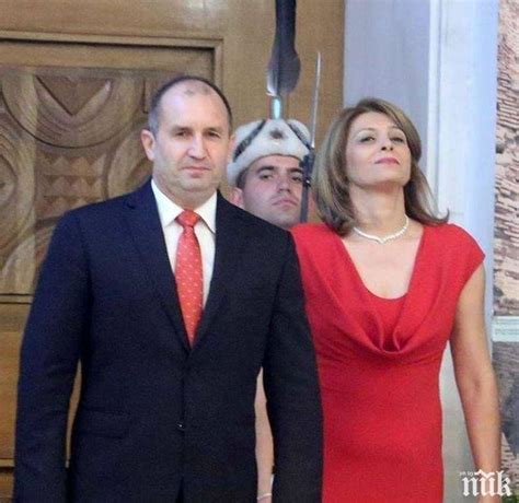 Важното за което Герджиков НЕ ПОПИТА Радев Двата договора на Десислава Радева Пликът за