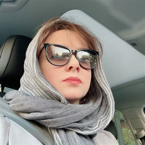 Tannaz Mirtaheri Financial Analyst Idro Linkedin
