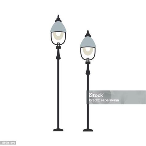 흰색 배경에 고립 된 평면 디자인의 다양한 높이의 가로등 하나의 램프 세트와 거리 등불 가로등에 대한 스톡 벡터 아트 및 기타 이미지 가로등 개체 그룹 거리 Istock