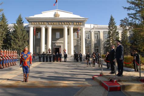 Батлан хамгаалах салбарын шилдэг бүтээлүүдийг тодрууллаа