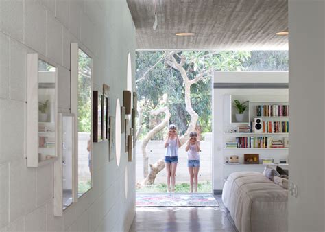 Pitsou Kedems House Influenced By Its Modernist Neighbours