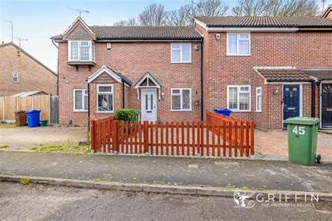 Bersham Lane Badgers Dene Grays Rm17 2 Bedroom Terraced House For