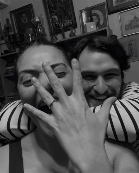 ირინკა კავსაძე და გიორგი ტაბიძე დაინიშნენ წყვილი მილოცვებს იღებს მშობლები