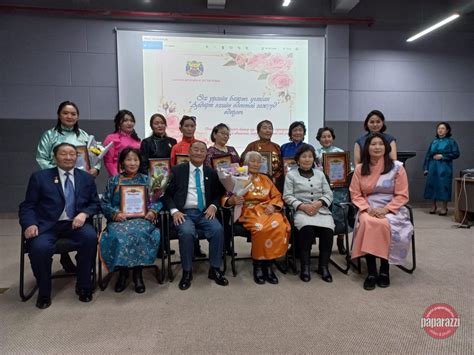 Хан Уул дүүргийн 21 дүгээр хороо “Алдарт эхийн одонтой ээжүүд” дээ хүндэтгэл үзүүллээ