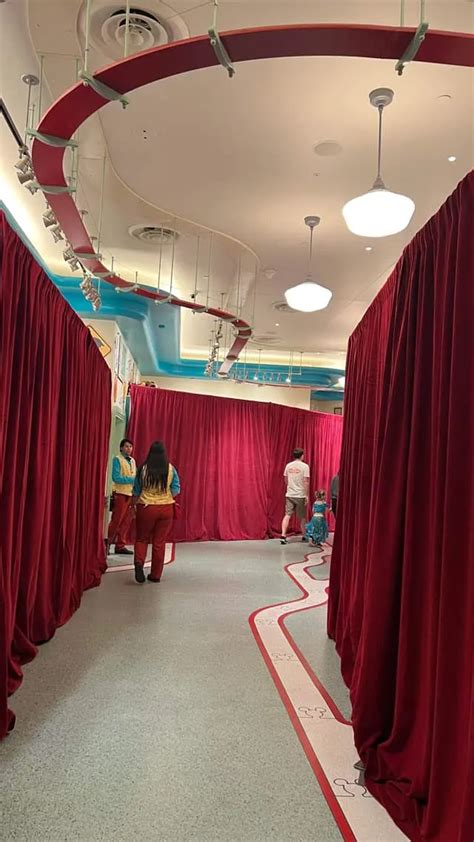 Disneys New Attraction Queue Is The Best