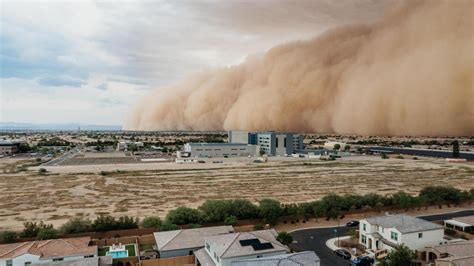 Photos Massive Dust Storm Moves Through Valley