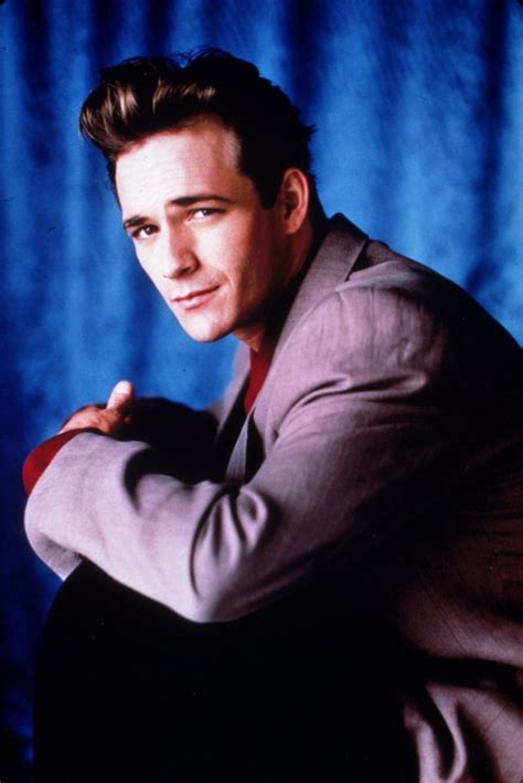 Who Was Dylan Mckay Luke Perrys Character In 90210 Metro News