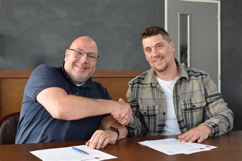 Erik Van Zoest Ondertekent Overeenkomst Met Olympia Officieel Gcandfc Olympia