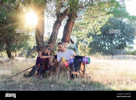 Man Resting Under Tree Hi Res Stock Photography And Images Alamy