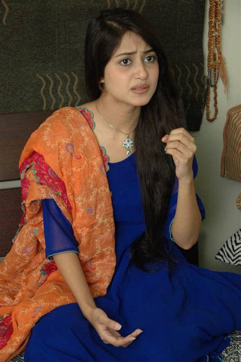 Sajal Ali Beautiful Photos New Picture Gallery Fun To Move In Usa