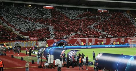 Navijač Pao Sa Tribina Na Utakmici Crvena Zvezda Lajpcig Telegraf Rs