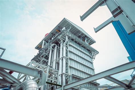 파이프 라인 공기 흡입구 및 위 계단이 있는 열회수 증기 발생기 0명에 대한 스톡 사진 및 기타 이미지 0명 강철 건설