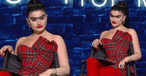 Σοφία Χατζηπαντελή Ποζάρει στο μπάνιο της με τα απολύτως απαραίτητα