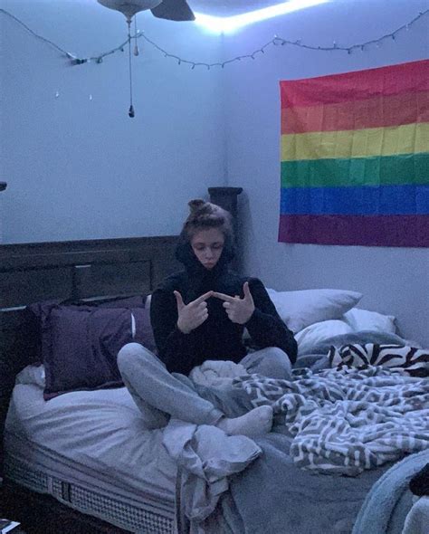 Pin On ª Lgbt Love Gay Aesthetic Lgbt Pride Art