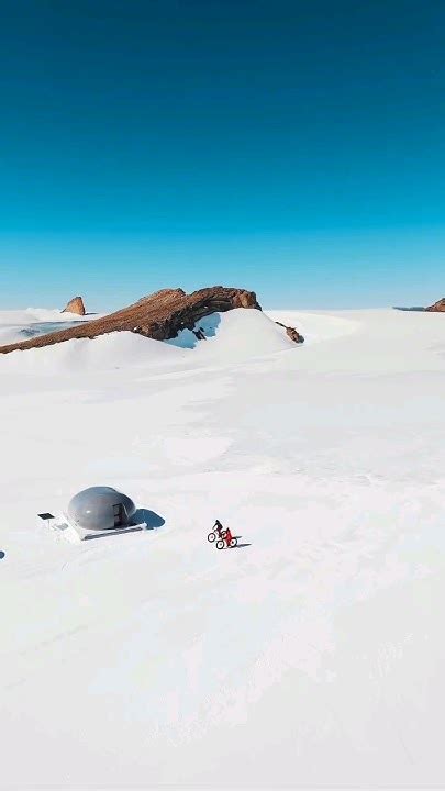 කොහොමද ඇන්ටාක්ටිකාවේ අයිස් කාන්තාර වල බයික් එකෙ යනකොට🥶 ️ Youtube