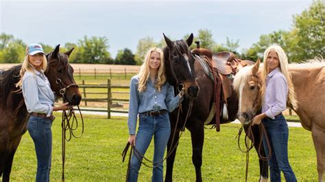 Meet The Castellows The Breakout Country Music Trio Of Sisters To Watch