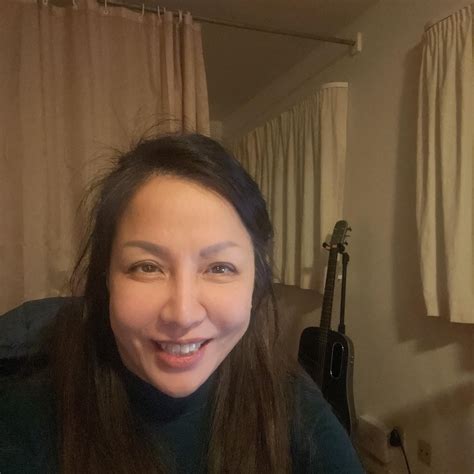 สวัสดีปีที่แล้ว Montegrodo Portugal Reels Followers Guitar Biew