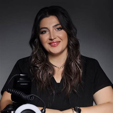 ВИНИРЫ• ИМПЛАНТЫ• ЕРЕВАН Dr Elen Safaryan • Threads Say More