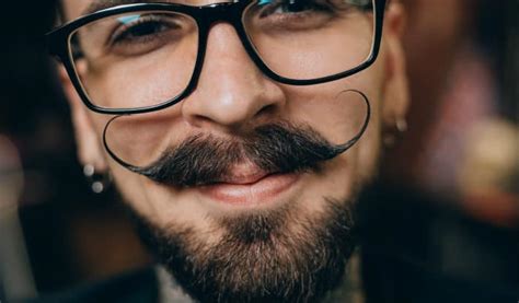 7 excellent ways to fill a thin patchy mustache