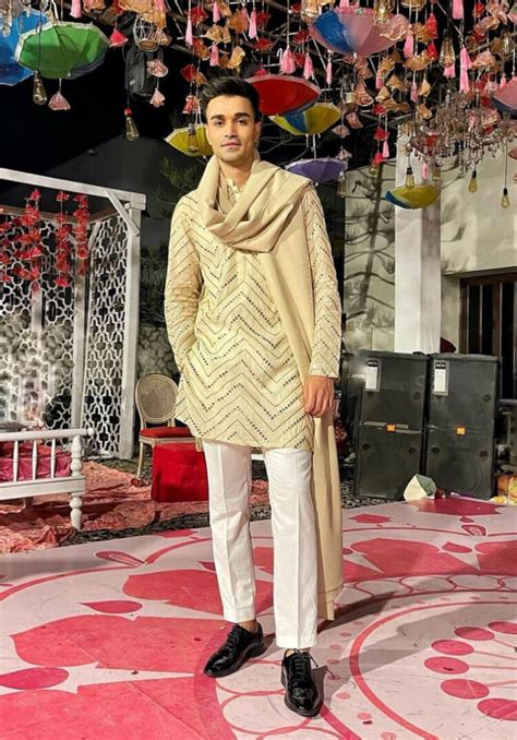 Sachal Afzal In Ethnic Kurta Set K4 Fashion