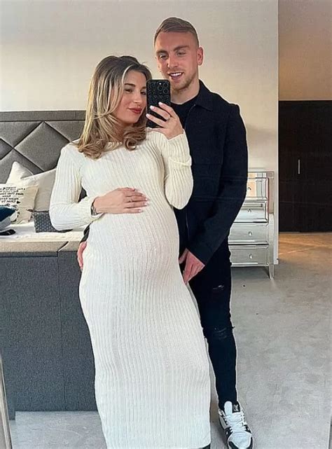 Dani Dyer Celebrates Moving Into New Home With Jarrod Bowen Ahead Of