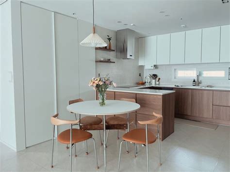 몰라보게 달라진 주방 화이트 우드 리모델링기 House Interior Home Decor Interior