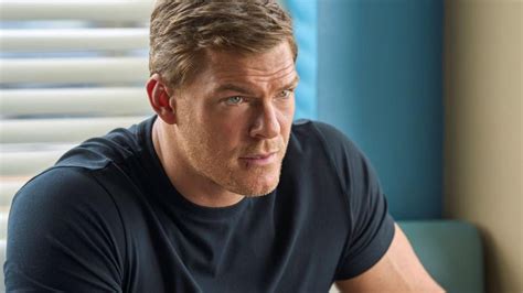 Alan Ritchson Shock La Star Di Reacher Picchia Il Vicino Davanti Ai