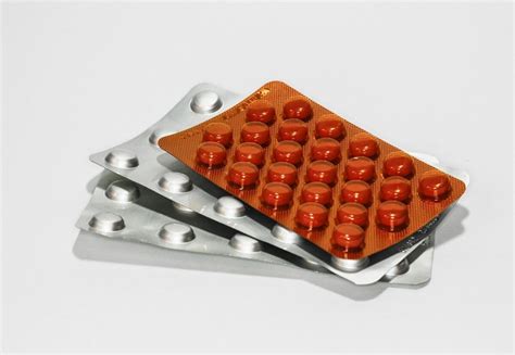 Парацетамол и ибупрофен вызвали язвы и сыпь у девушки