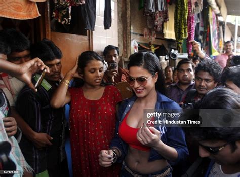 Pakistani Actress Veena Malik Visits Kamatipura To Promote Her News