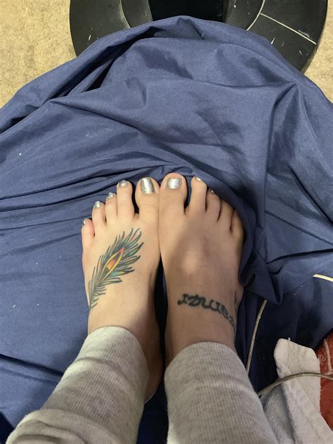 Lovely Toes Scrolller