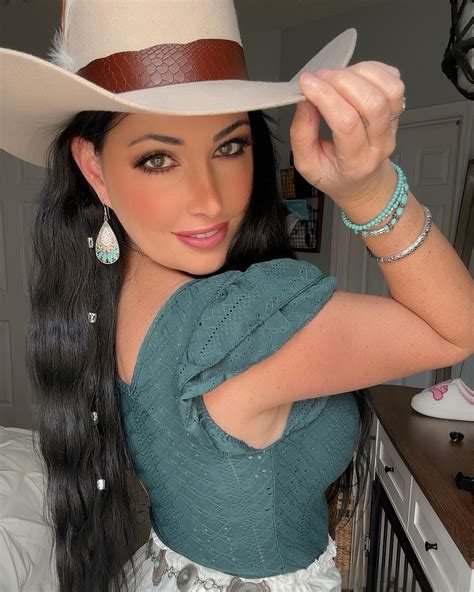 Stephy Sobotka Stephysobotka • Instagram Photos And Videos