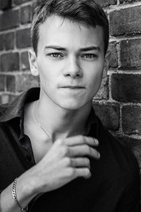 Conrad Khan About Entertainmentie