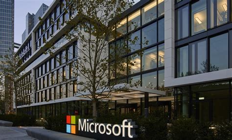 Microsoft kündigt 80 Mrd Investition für KI Datenzentren an