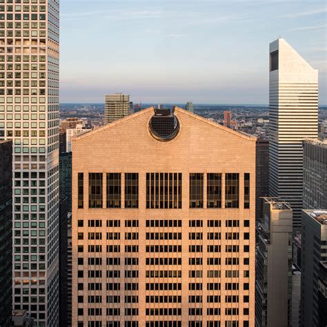 New York Commences Plans To Landmark Philip Johnsons Atandt Building