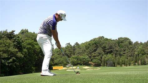 골프스윙 함정우의 슬로모션 페어웨이 아이언 샷 정면 And 측면 Youtube