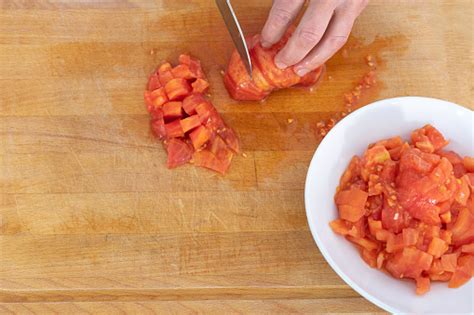 쿡의 손으로 야채를 자르는 쵸핑 보드 공간을 복사합니다 Comfort Food에 대한 스톡 사진 및 기타 이미지 Comfort Food 건강한 식생활 고급 요리