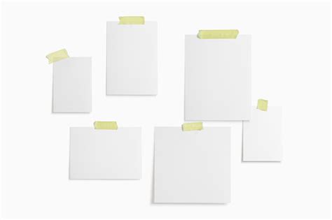 빈 사진 카드 노란색 접착 테이프로 붙어 쉽게 편집 할 수 흰색에 격리 폴라로이드 프레임 무드 보드 템플릿 구성 0명에 대한 스톡 사진 및 기타 이미지 Istock
