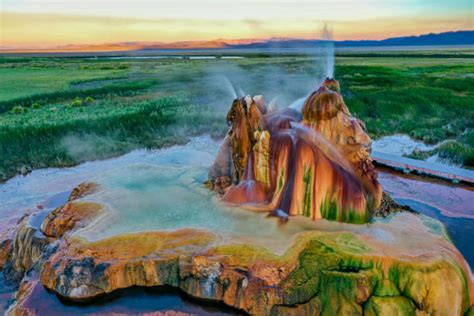 69400 Geyser Fotografías De Stock Fotos E Imágenes Libres De